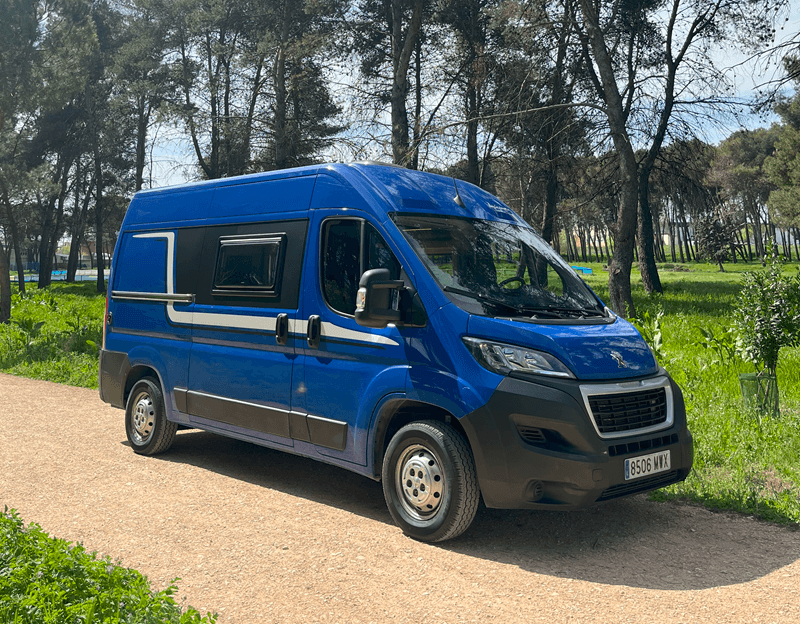 Peugeot Boxer camper alquiler L2 - Alquicamper